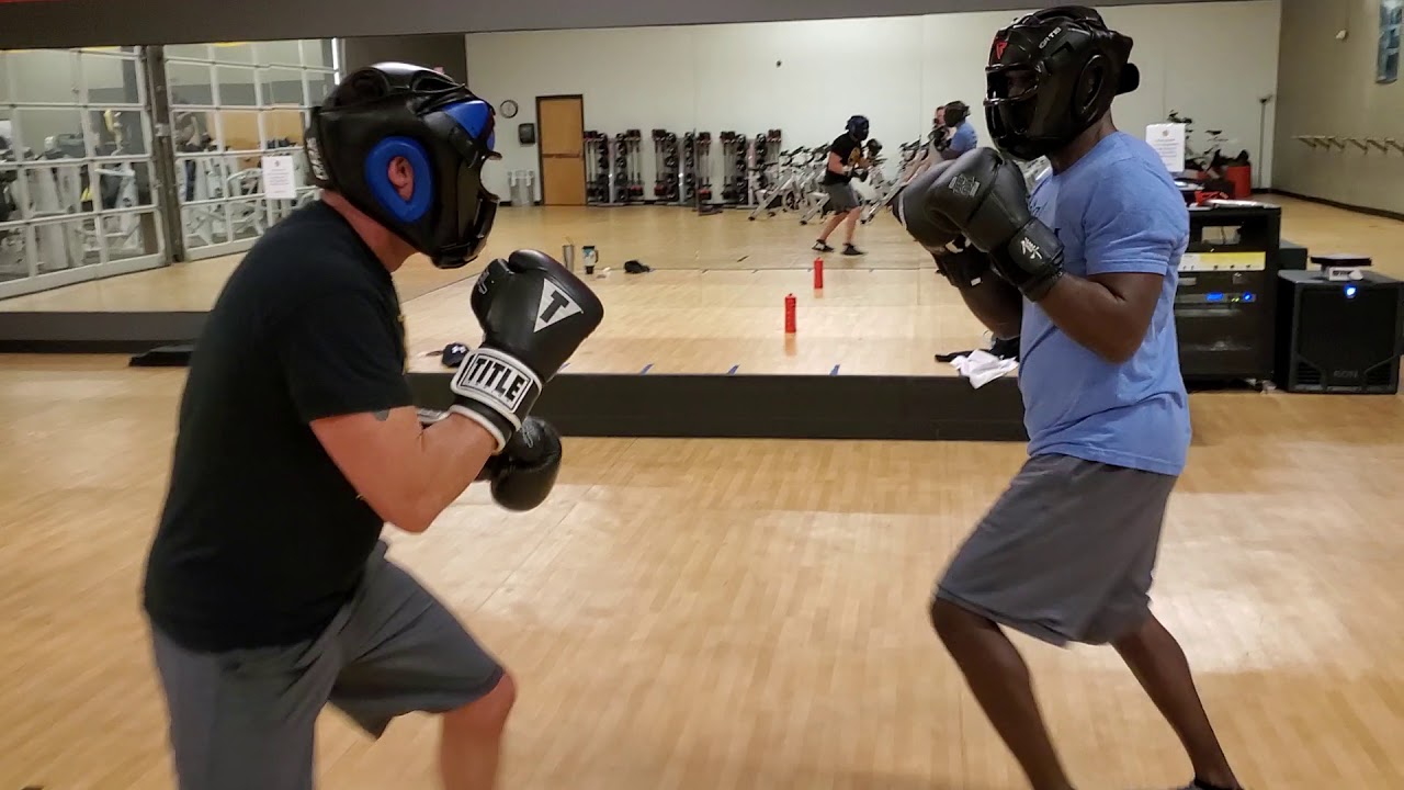 Boxing Golds Gym - YouTube