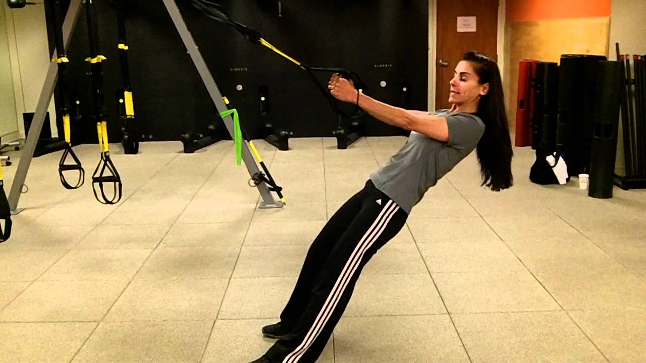ClubSport-Squat to Row on TRX - YouTube