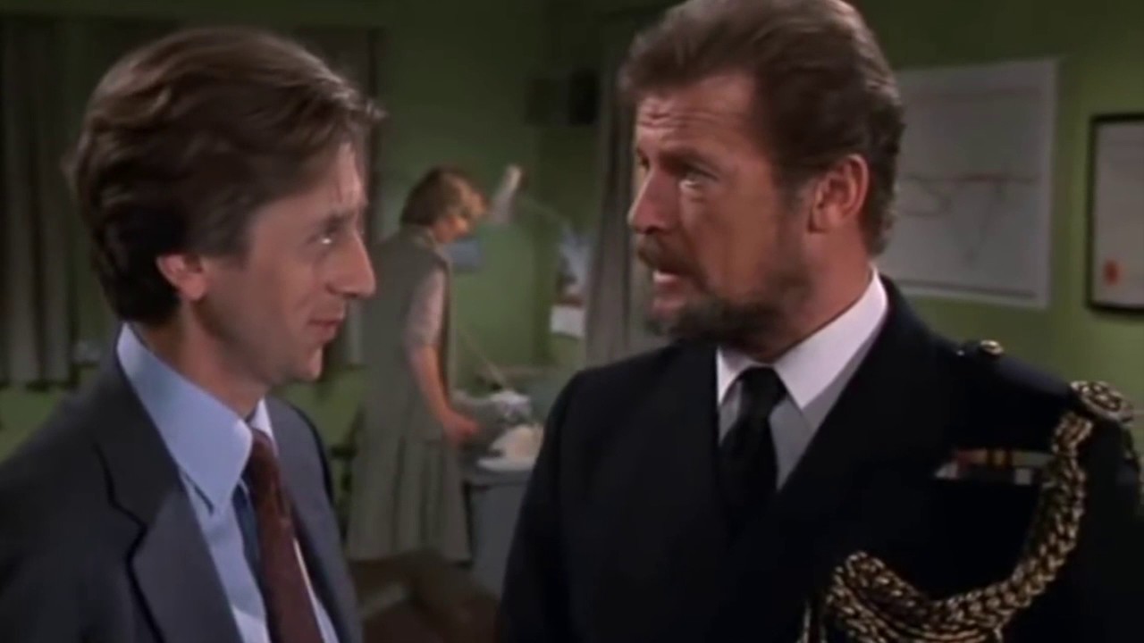 A Tribute to Sir Roger Moore - YouTube