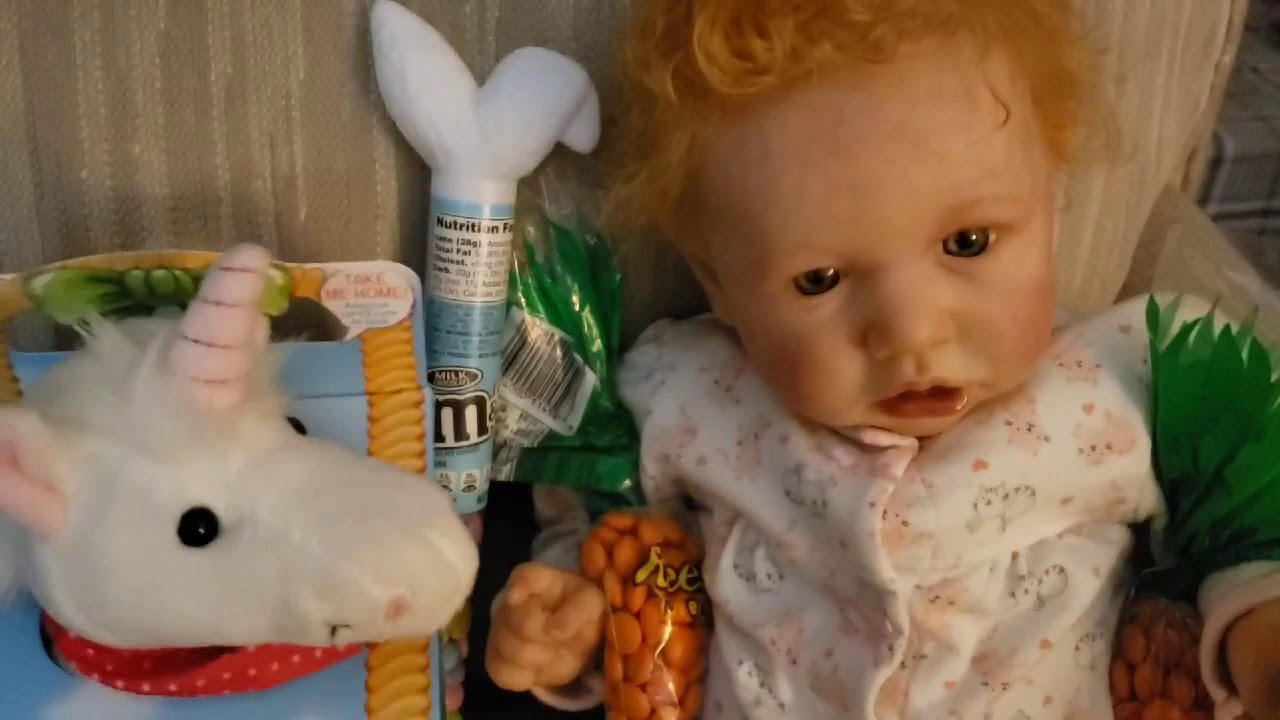 Tabitha gets an Easter basket 🐇 - YouTube