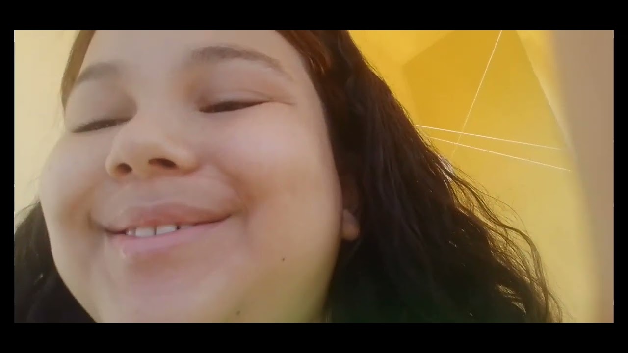 tentando fazer bocona com tampa de desodorante💋👄 - YouTube