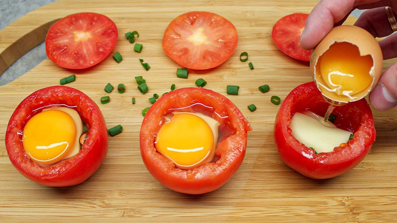 Legen Sie einfach ein Ei in eine Tomate und Sie werden begeistert sein ...