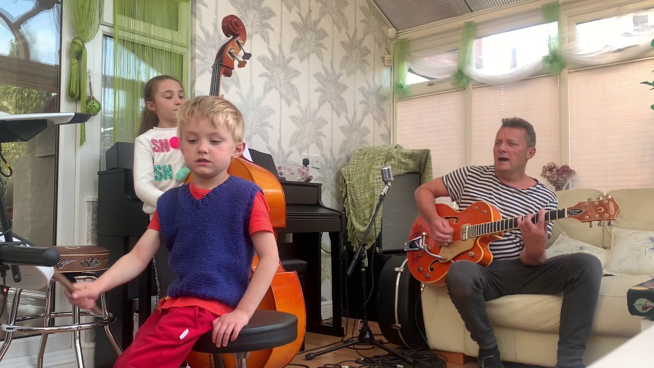 Going back to St Louis - Rockabilly Family - YouTube