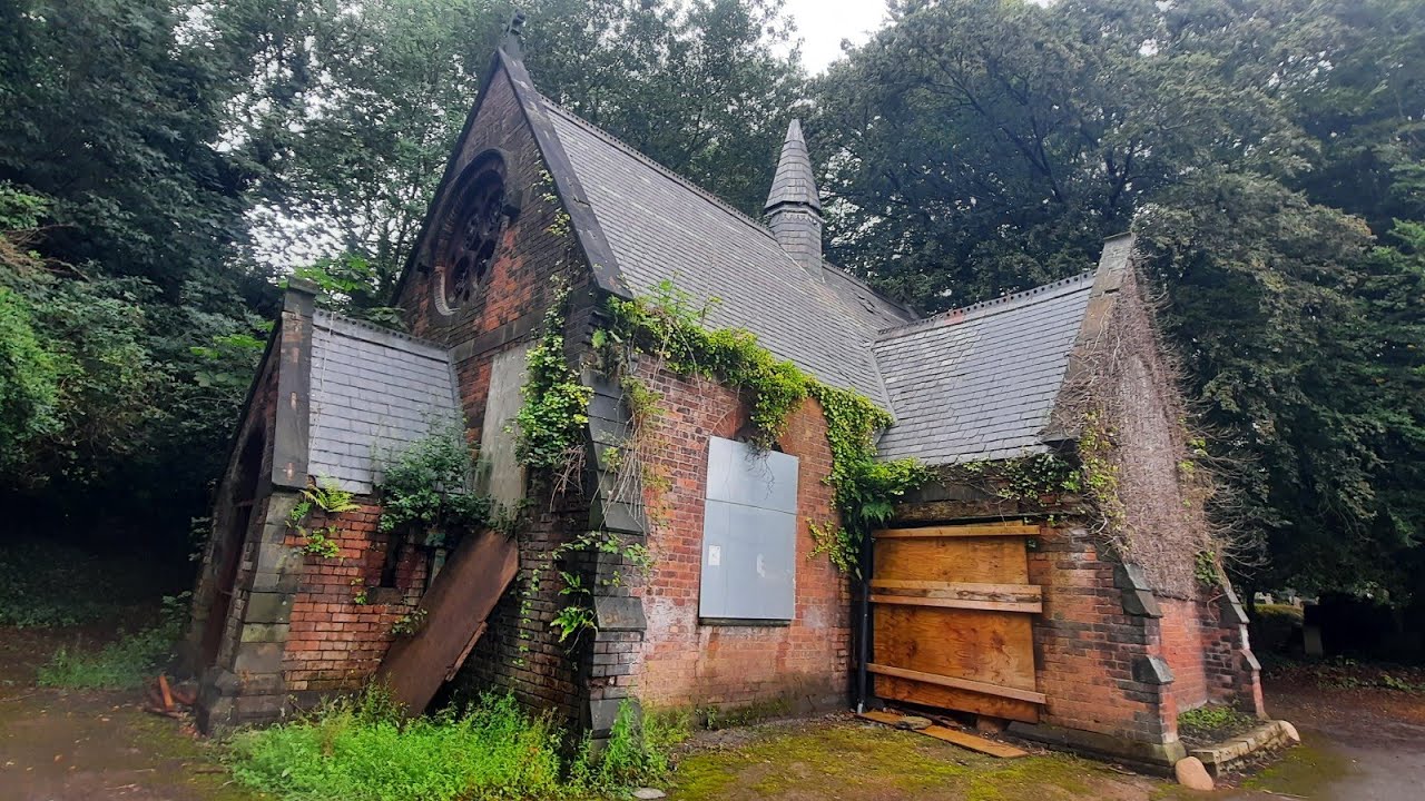 We Found Abandoned Chapel In Tyldesley Cemetery Wigan Abandoned Places ...
