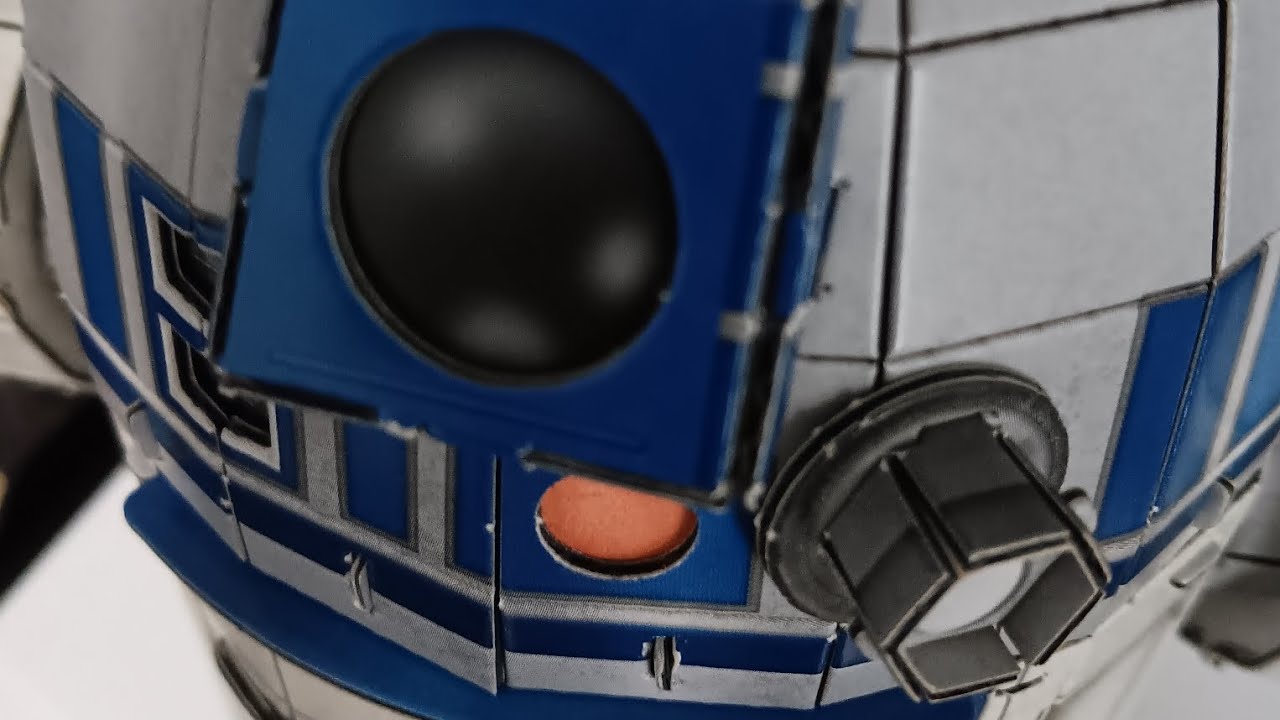 Building a cardstock R2-D2 because im bored #satisfying - YouTube