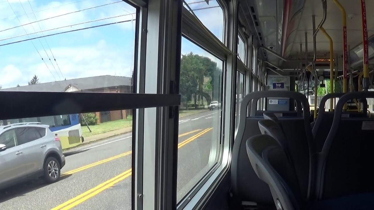 Trimet rt 33 to Clackamas TC via McLoughlin/King Rd - YouTube