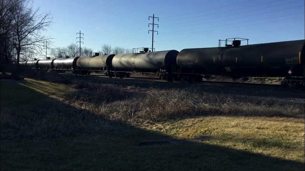 Eastbound NS 4313 Leads NS 64K Oil Train Annville PA - YouTube