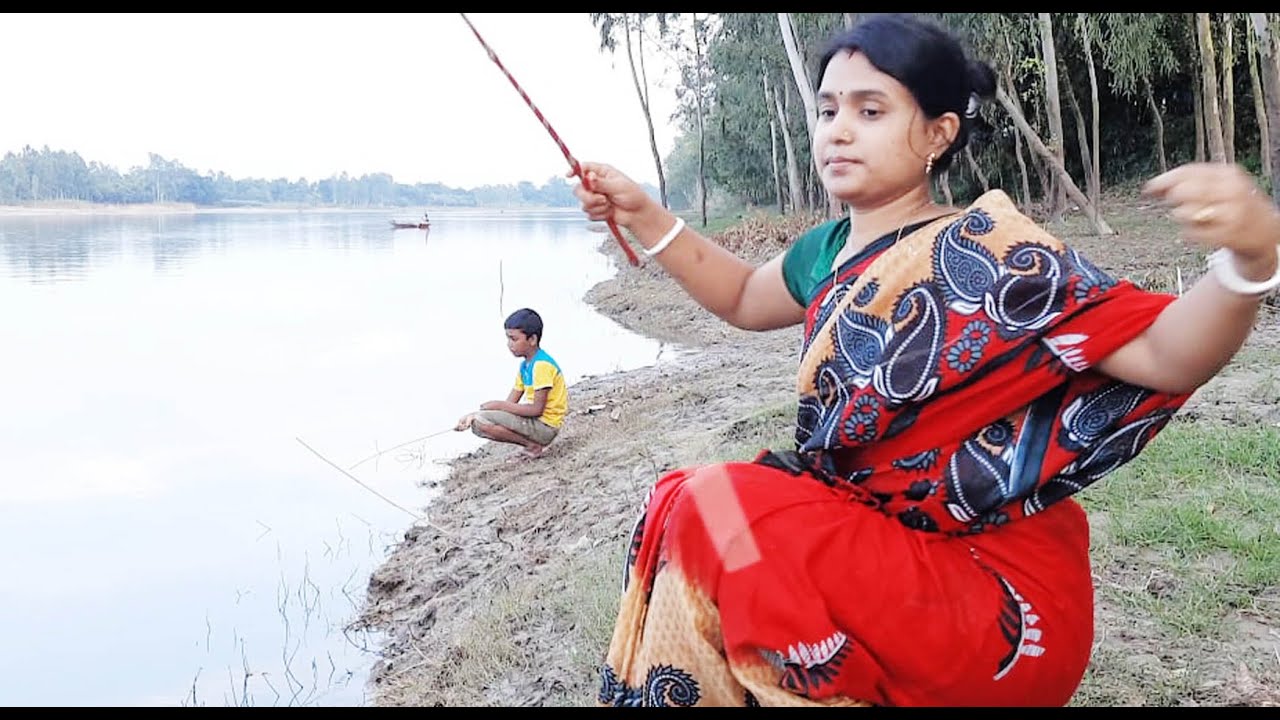 Beautiful girls fishing huge exotic fishing in River -2 - YouTube
