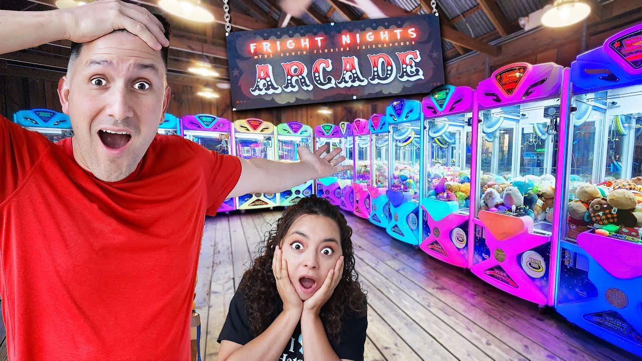 Florida's LARGEST Claw Machine Arcade?! - YouTube