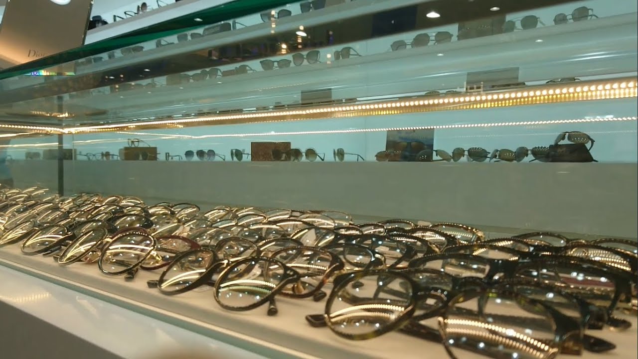 Choosing My Eyeglasses featuring Iris Optical - YouTube