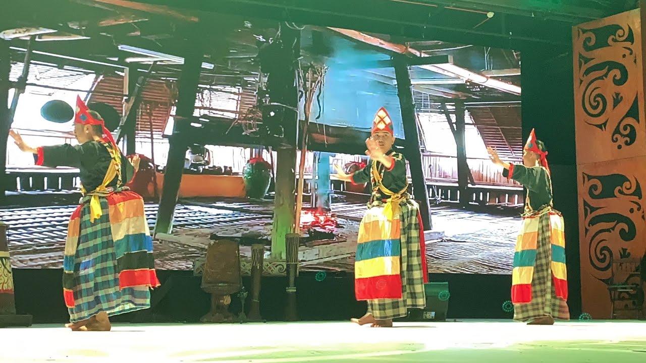 Persembahan Budaya Masyarakat Bidayuh - YouTube
