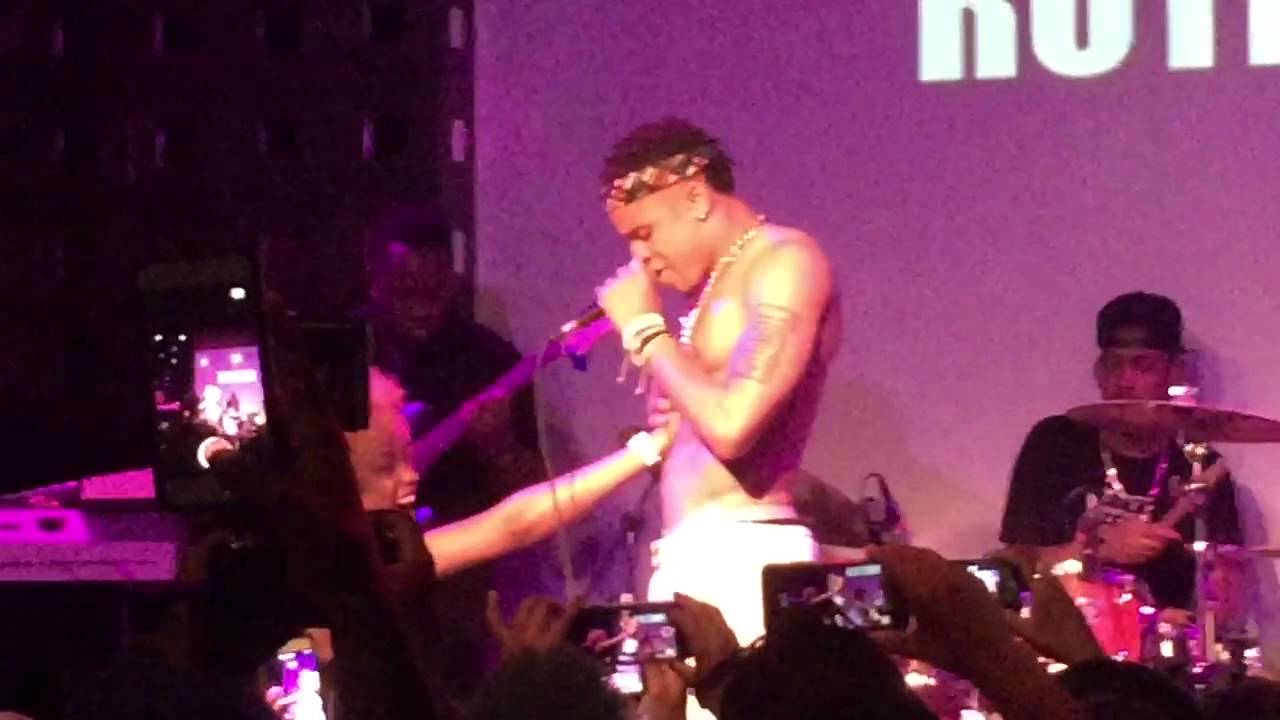 Rotimi performs D'Angelo ' How Does It Feel ' Live at BET Music Matters ...