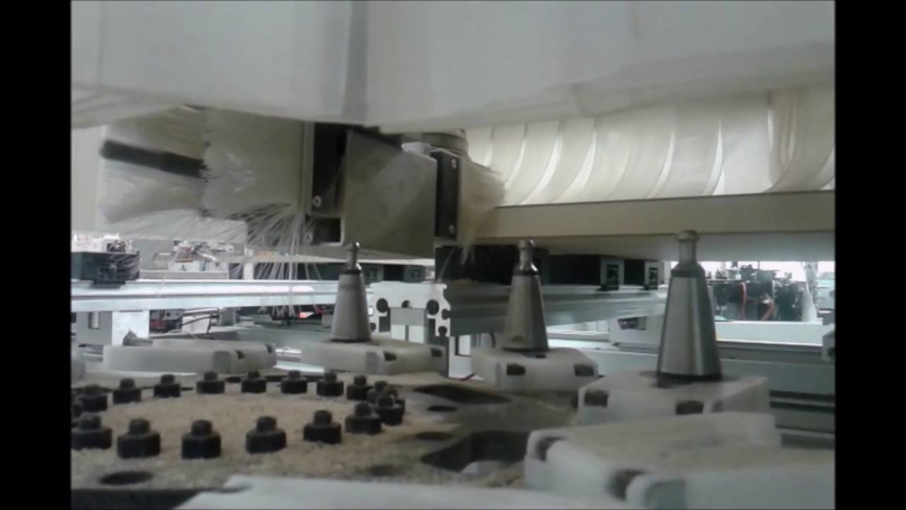 Centre d'usinage COSMEC SMART 30 Usinage porte avec groupe horizontal ...