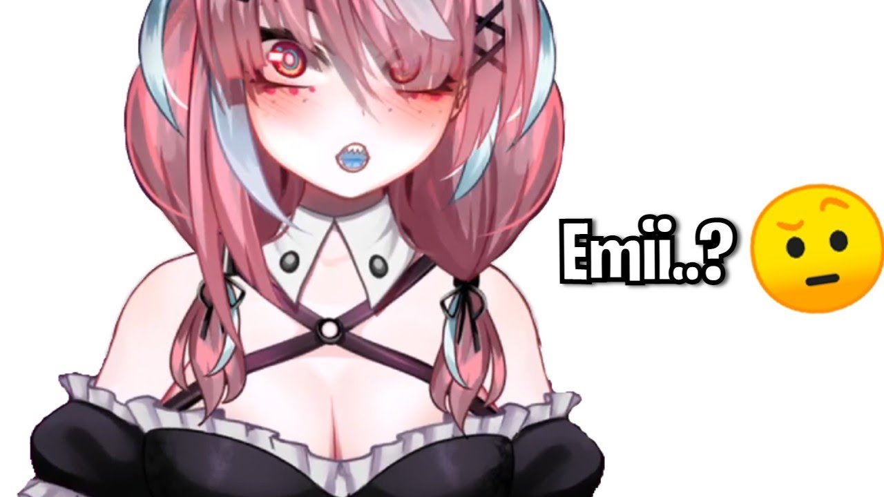 Emii se come el micro 🤨 (Emii Maid 😳) - YouTube