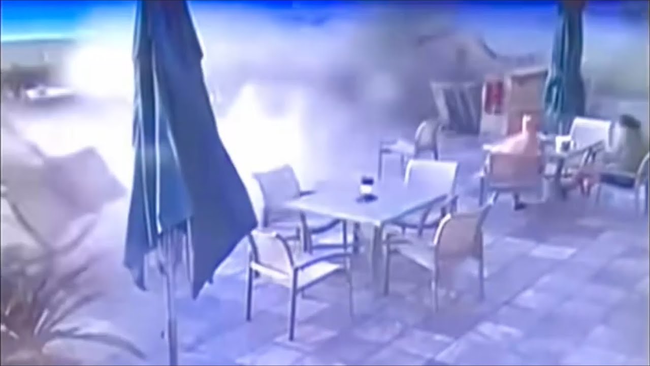 New Video Angle of Maui Explosion at Whalers Kaanapali - YouTube