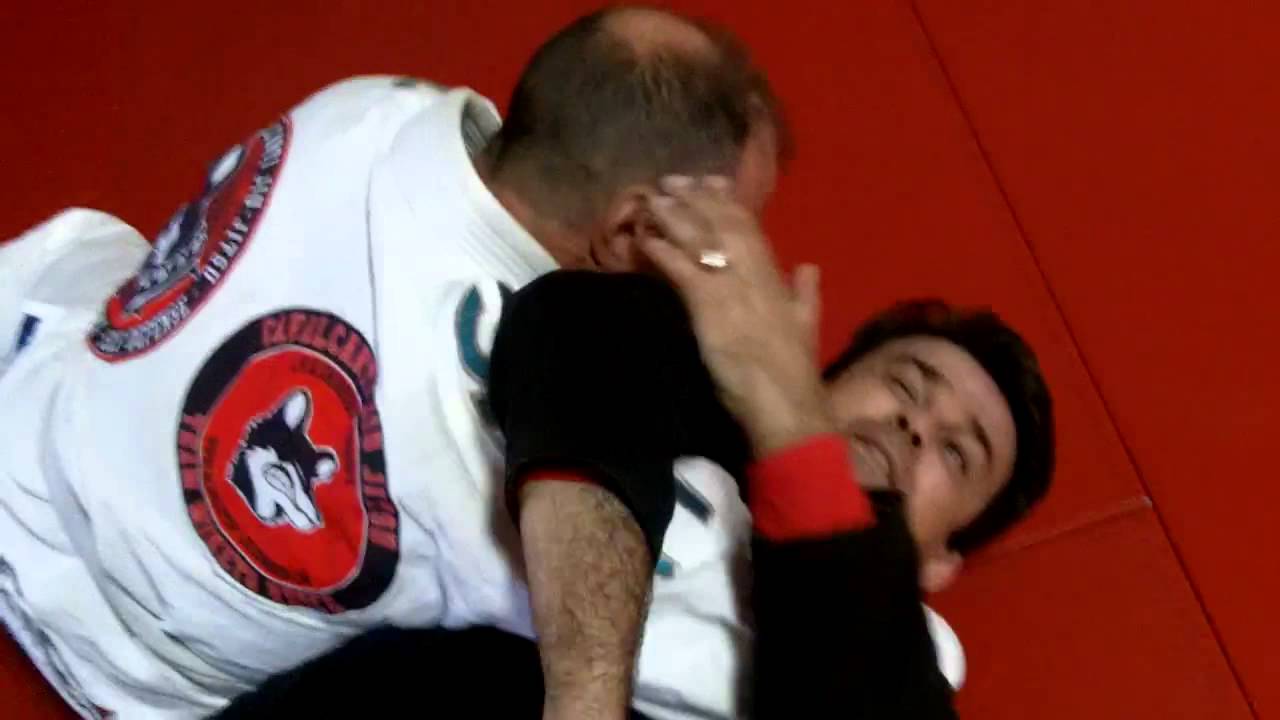 Jiu Jitsu Techniques - Defence and Escape from Kata Gatame choke - YouTube