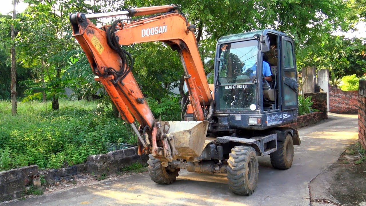 Máy Xúc DOOSAN DX55W Đào Múc Đất, Xe Ô Tô Tải Ben TMT Chở Và Đổ Đất ...