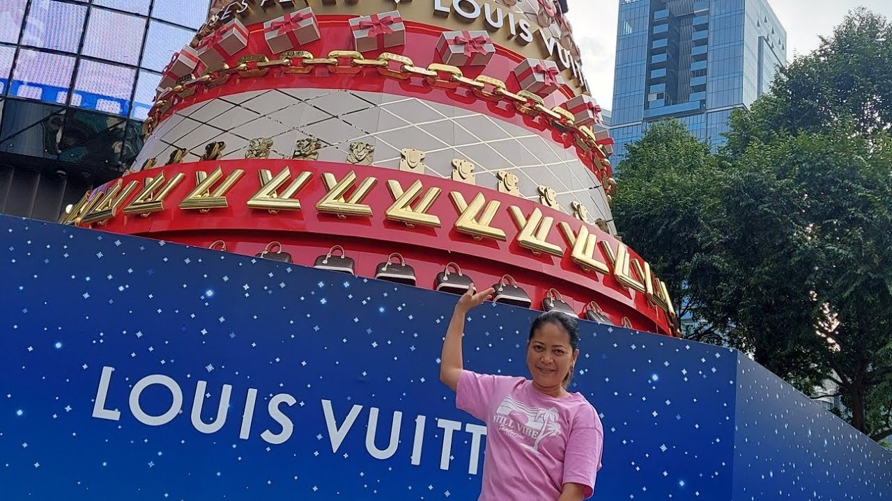 LV CHRISTMAS TREE AT ORCHARD ROAD | LUXURY BAG | LV BAG - YouTube