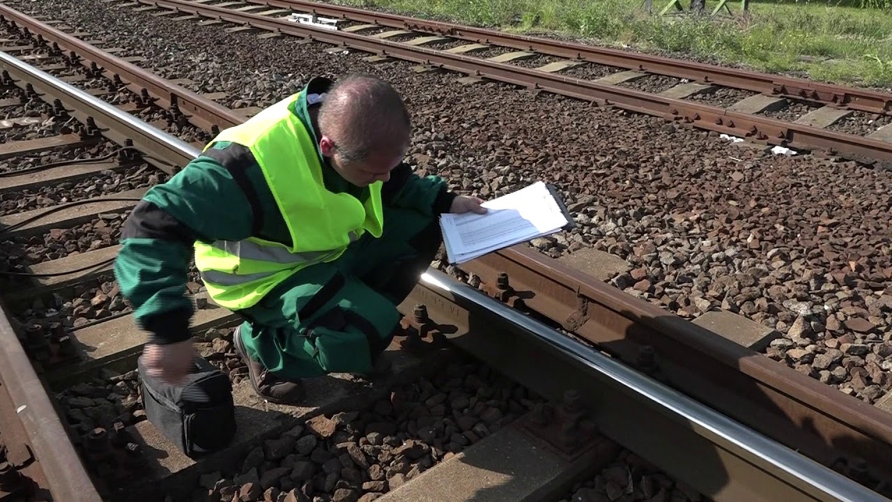 MEASUREMENT OF ROLLING CONTACT FATIGUE CRACKS 2015 - YouTube