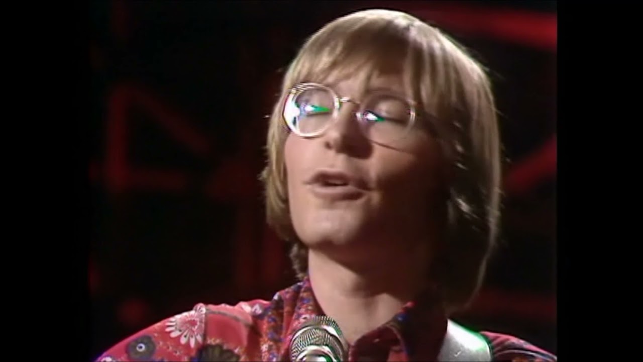 John Denver / Leaving, On A Jet Plane [1973] - YouTube