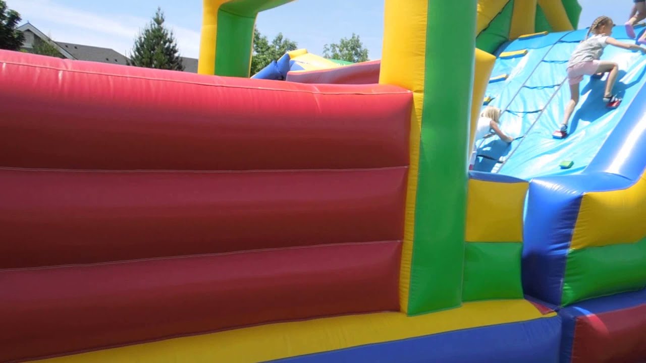 Kylee's First Field Day - Inflatable Obstacle Course - YouTube