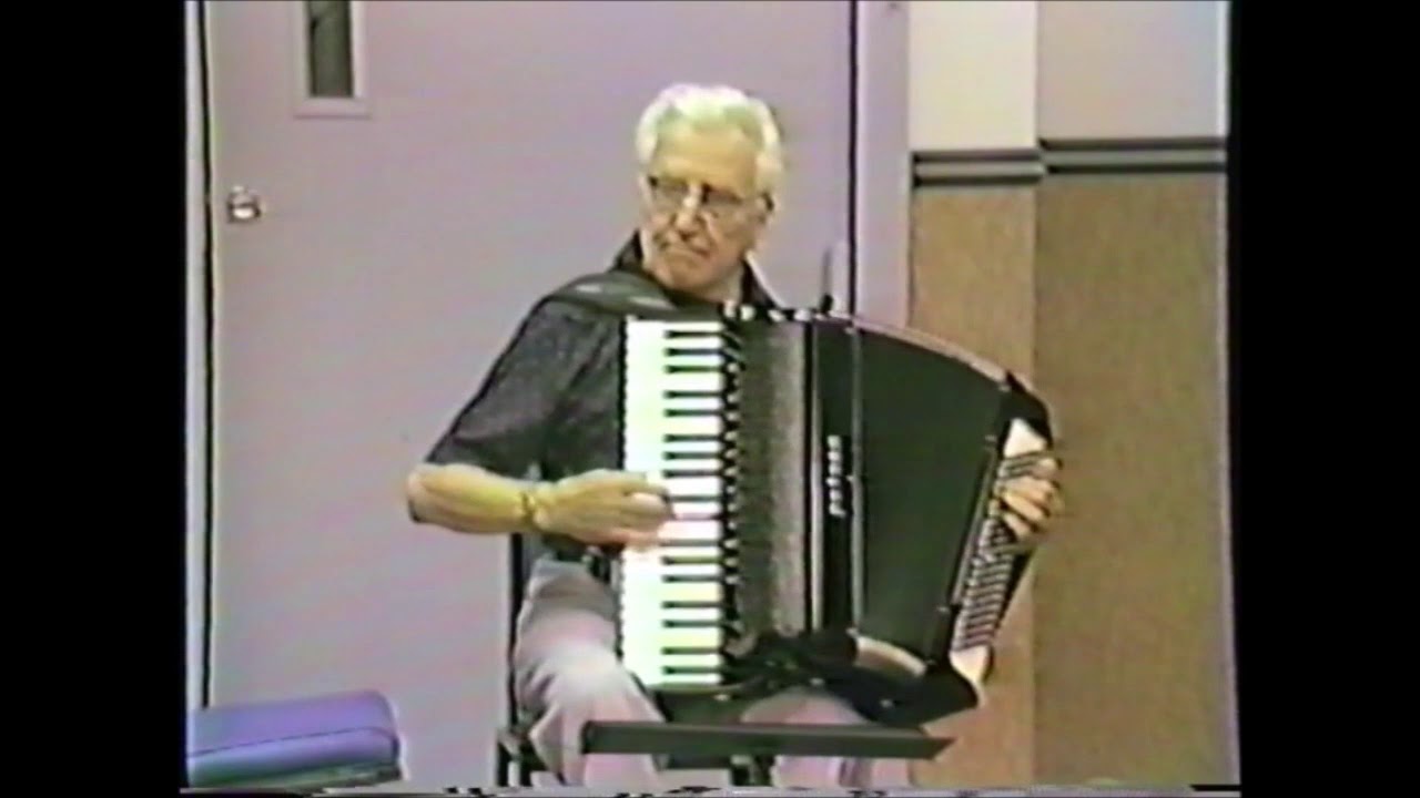 "Rhapsody in Blue" (George Gershwin) - solo accordion performance by ...