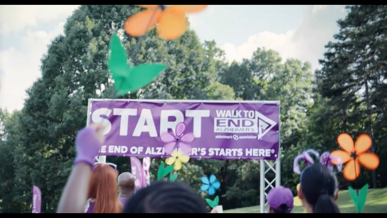The Walk to End Alzheimer’s Promise Garden Ceremony - YouTube