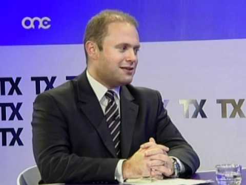 Joseph Muscat re Lawrence Gonzi Speech - YouTube