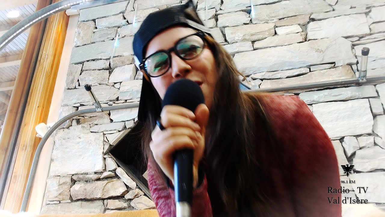 Sara Lugo interprète Rock Steady en live - YouTube