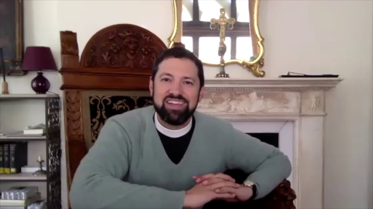 One Minute to Holy Week, with Fr. Austin Rios - YouTube