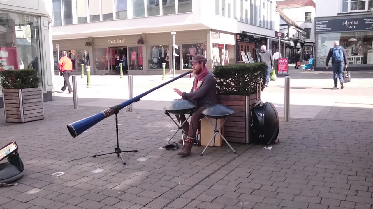 Henry Shanks busking. - YouTube