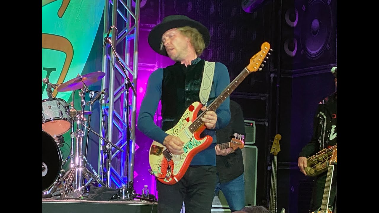 Kenny Wayne Shepherd - Voodoo Child Solo part 1 - June 2021 - YouTube