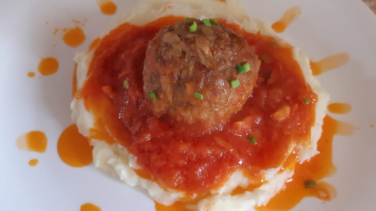 Qofte me laker me salce domatesh!!Domates soslu lahanali kofte tarifi ...