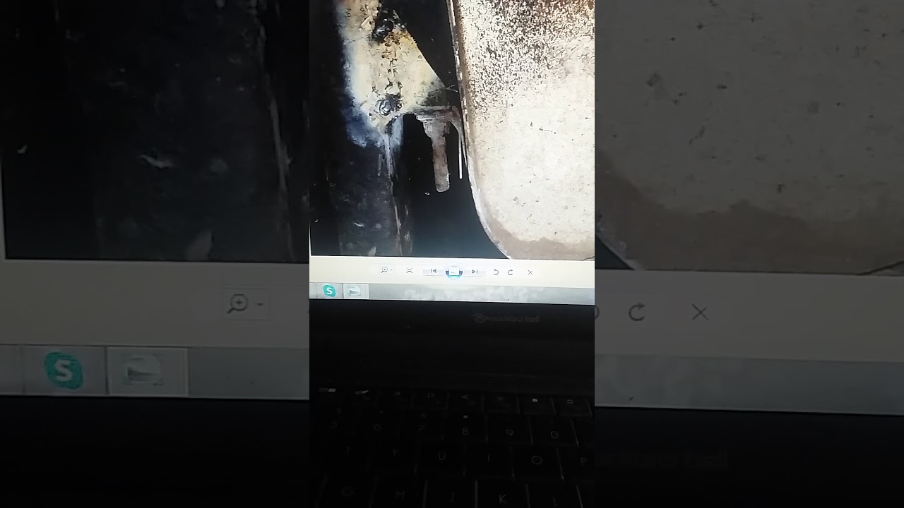 Reliant Scimitar SE6a. Rear axle 'area' progress in 3 still photo's ...