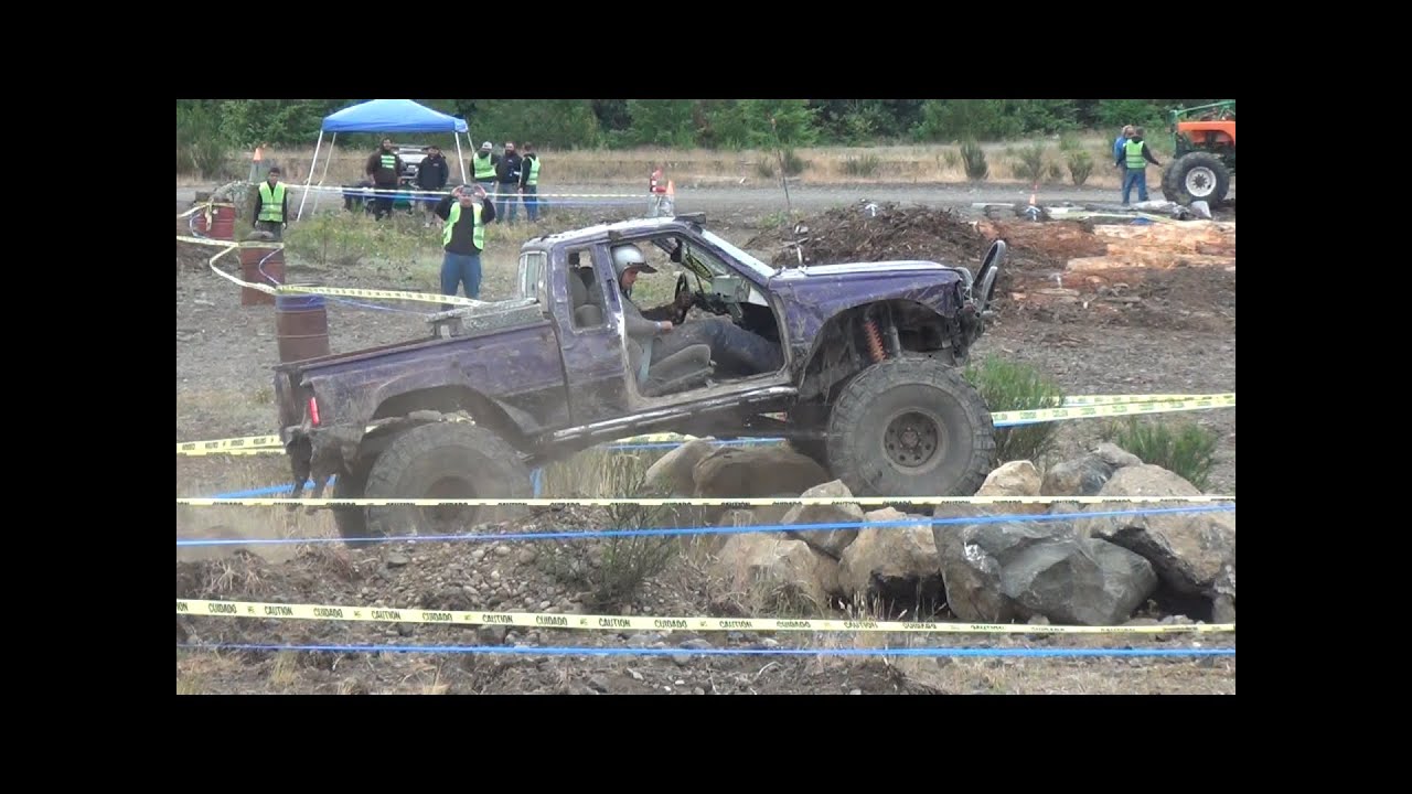 Toyota 4x4 Pick Up Attacks Obstacle Course - YouTube