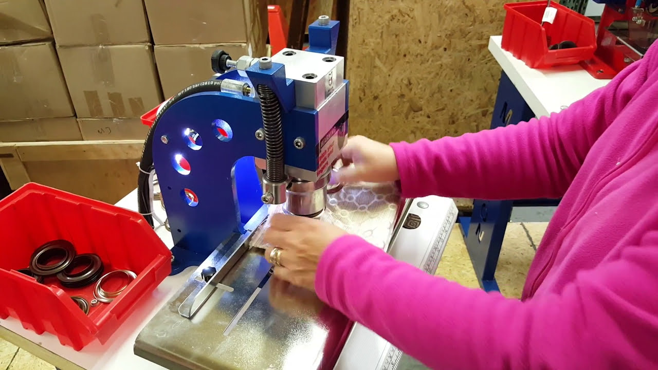 MICRON MH-5 Machine Curtain Grommet Plain & Teeth Washer Installation ...