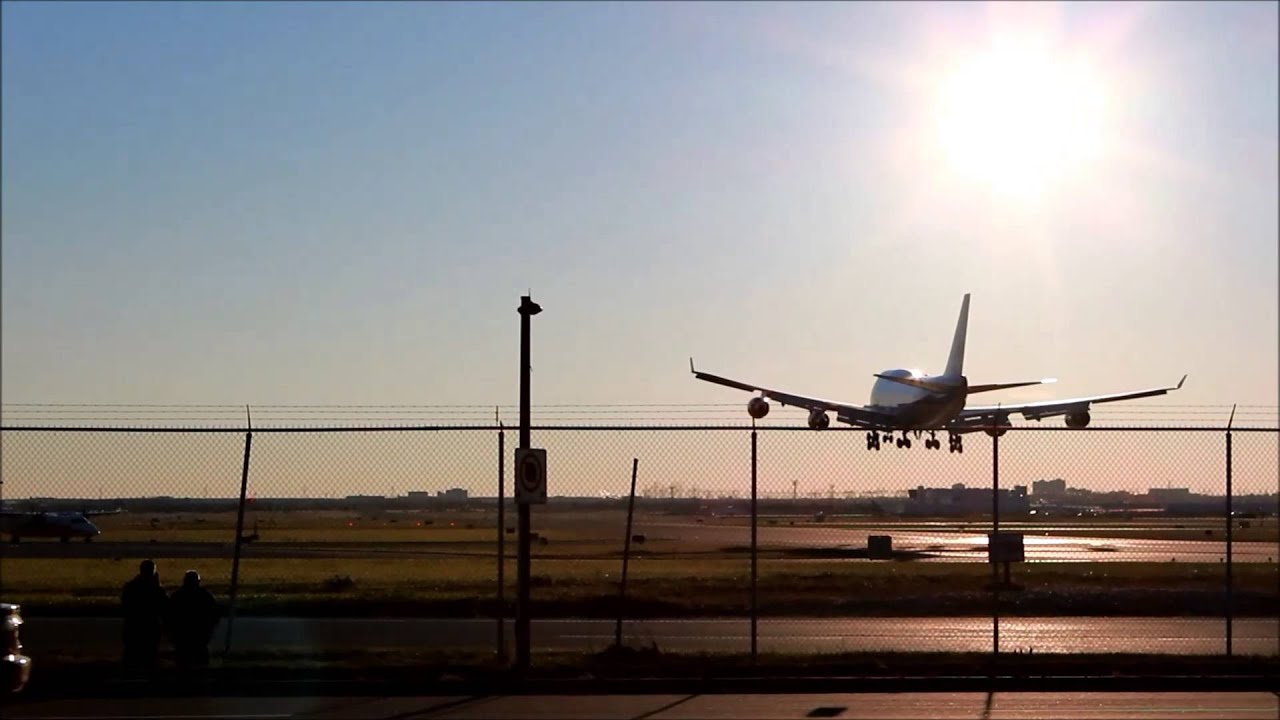 Queen of the Skies - KLM Boeing 747-400 (PH-BFB) City of Bangkok ...