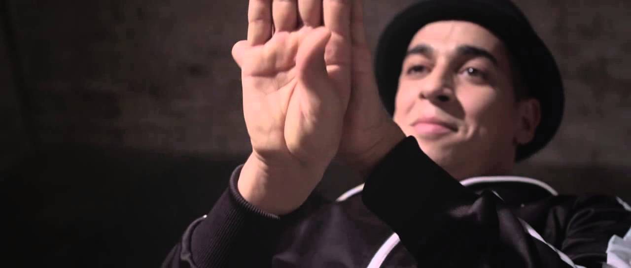 salah dance in puma 2015 - YouTube