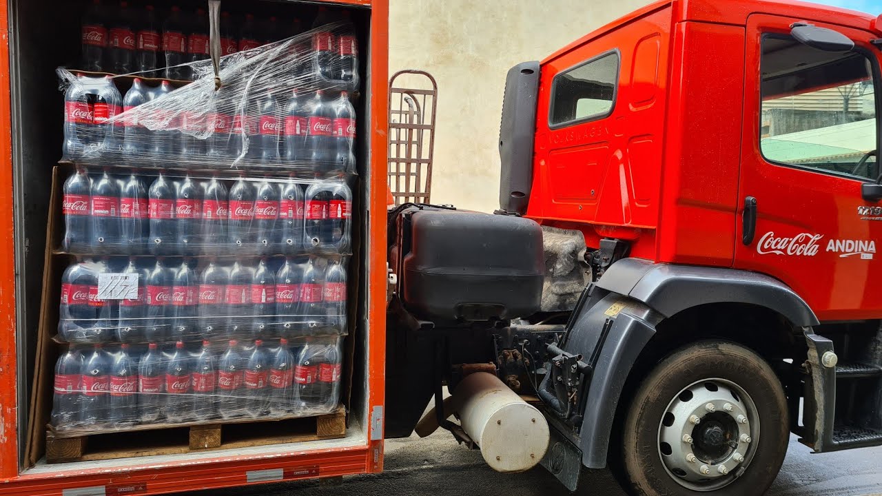 100 Fardos de COCA-COLA!! Vale a pena comprar em quantidade?! - YouTube