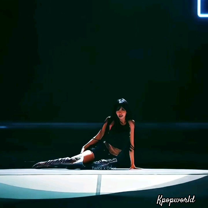 Mina dance cover 7 rings ( ft.Ariana Grande ) she is so hot 🔥🥵 ️ #mina ...