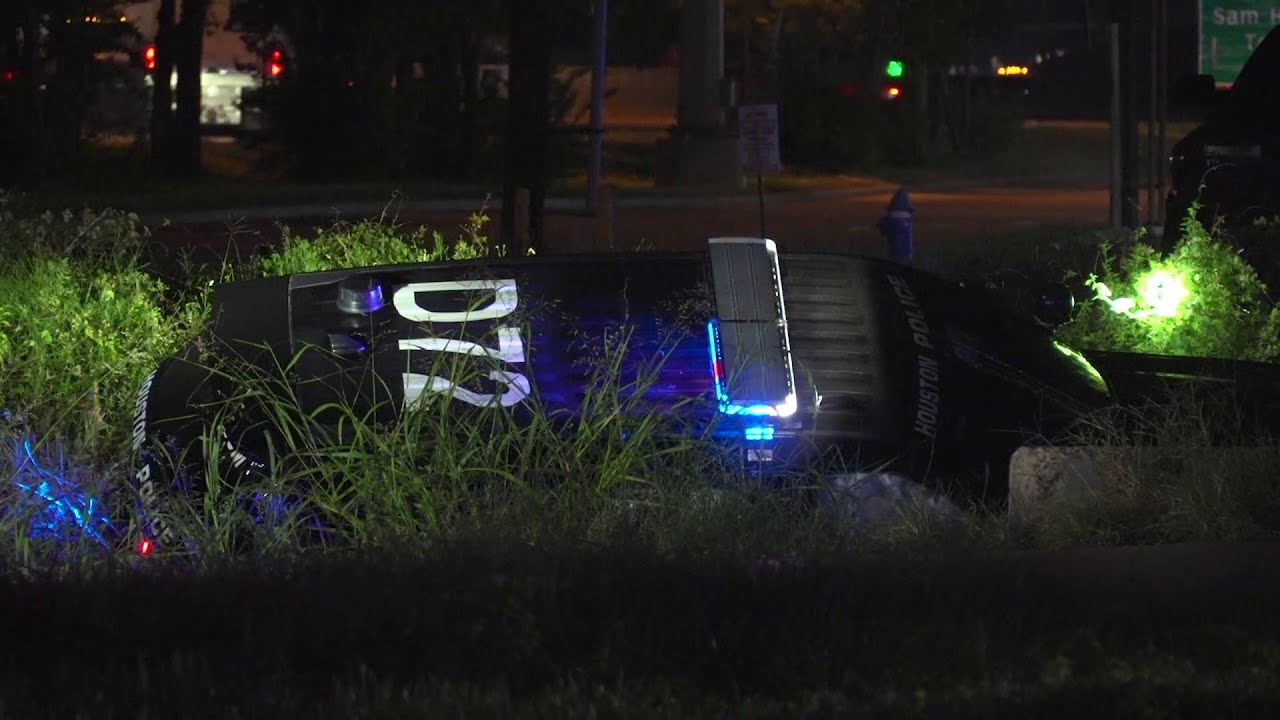 Suspected burglar found dead outside north Houston home; 2 HPD officers ...