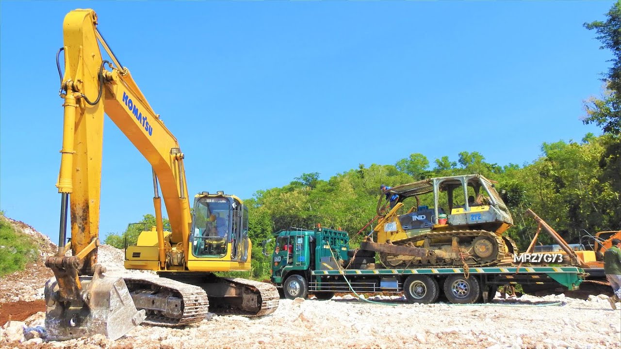 Dozer Bulldozer Transport To The Road Construction Site By Fuso Self ...