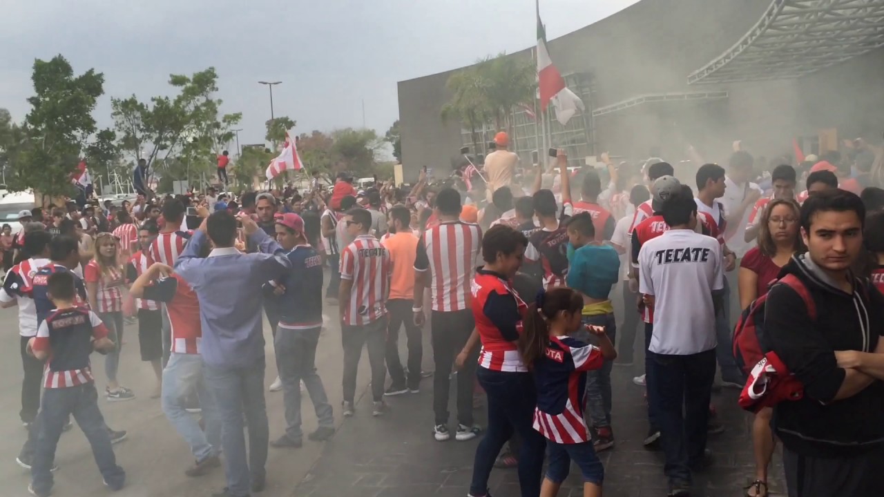 Aficion chivas en Aguascalientes - YouTube
