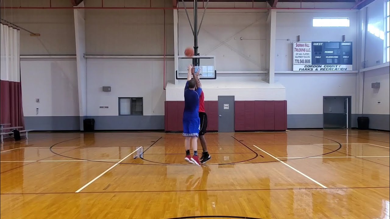 Most Consistent Shooter vs Pro Hooper In Insane Series Of 32 - YouTube