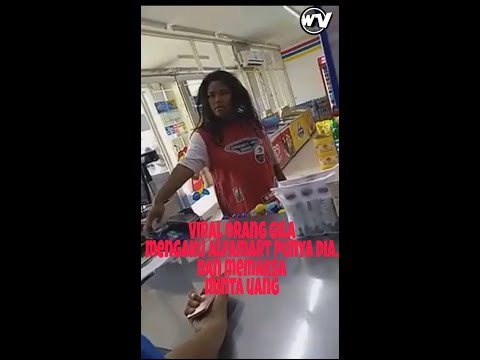 Viral Orang gila memaksa mintak uang di alfamart. Dengan berutal
