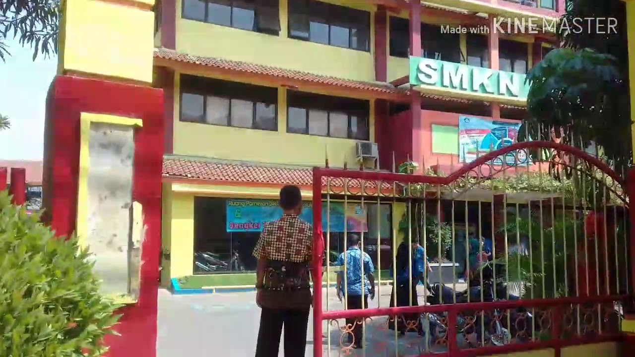 halaman sekolah smk negeri 55 jakarta serta loby utama dan foto-foto ...