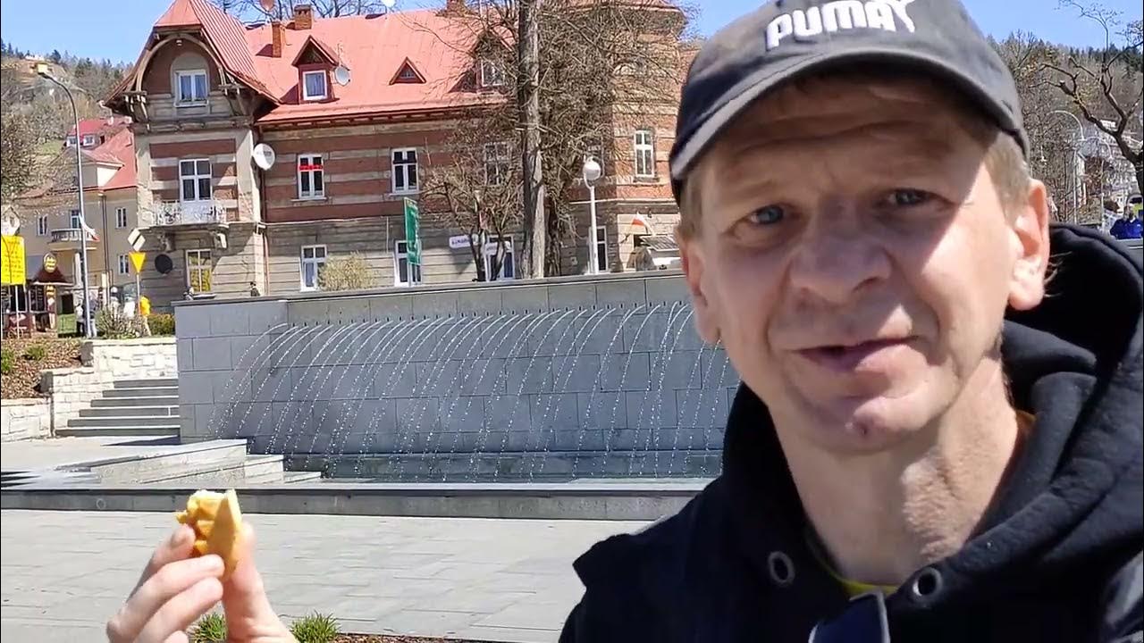 Major Suchodolski zwiedza deptak w Krynicy Zdrój - YouTube