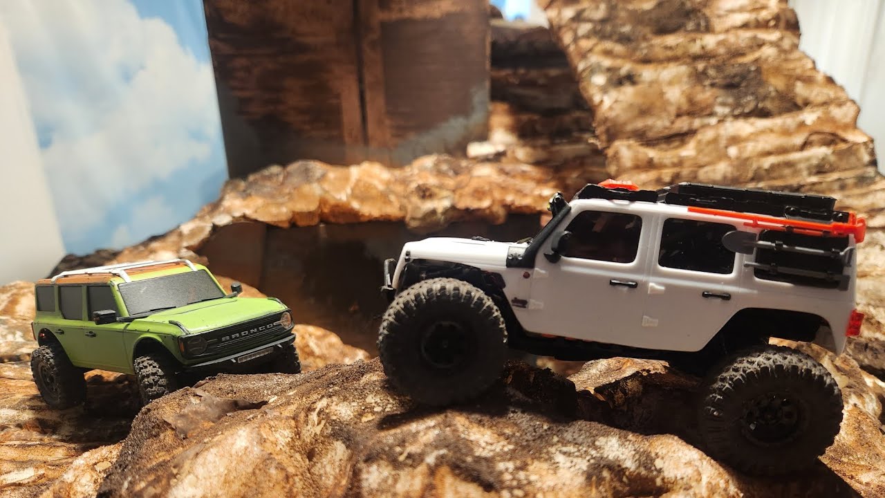 WHO CRAWLED IT BETTER?THE DEVIL'S TOWER:BATTLE OF THE SCX30S PEBBLES VS ...