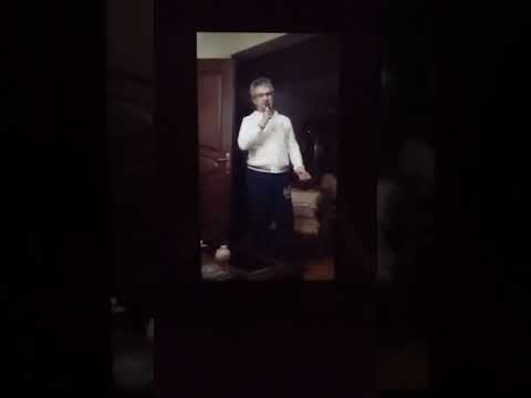 İtalyanca şarkı söyleyen adam 2 ma quale idea