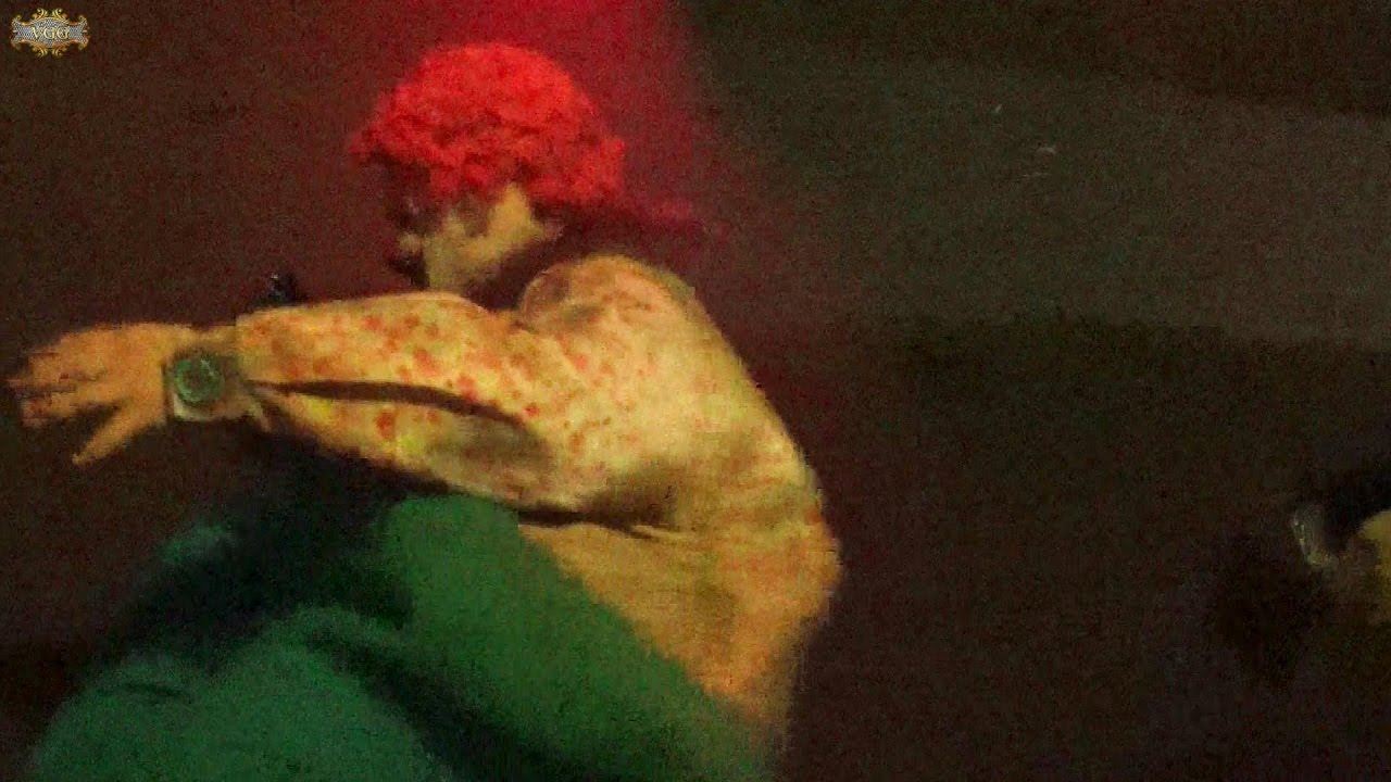 Clown Falls Chasing Person Six Flags Fright Fest - YouTube